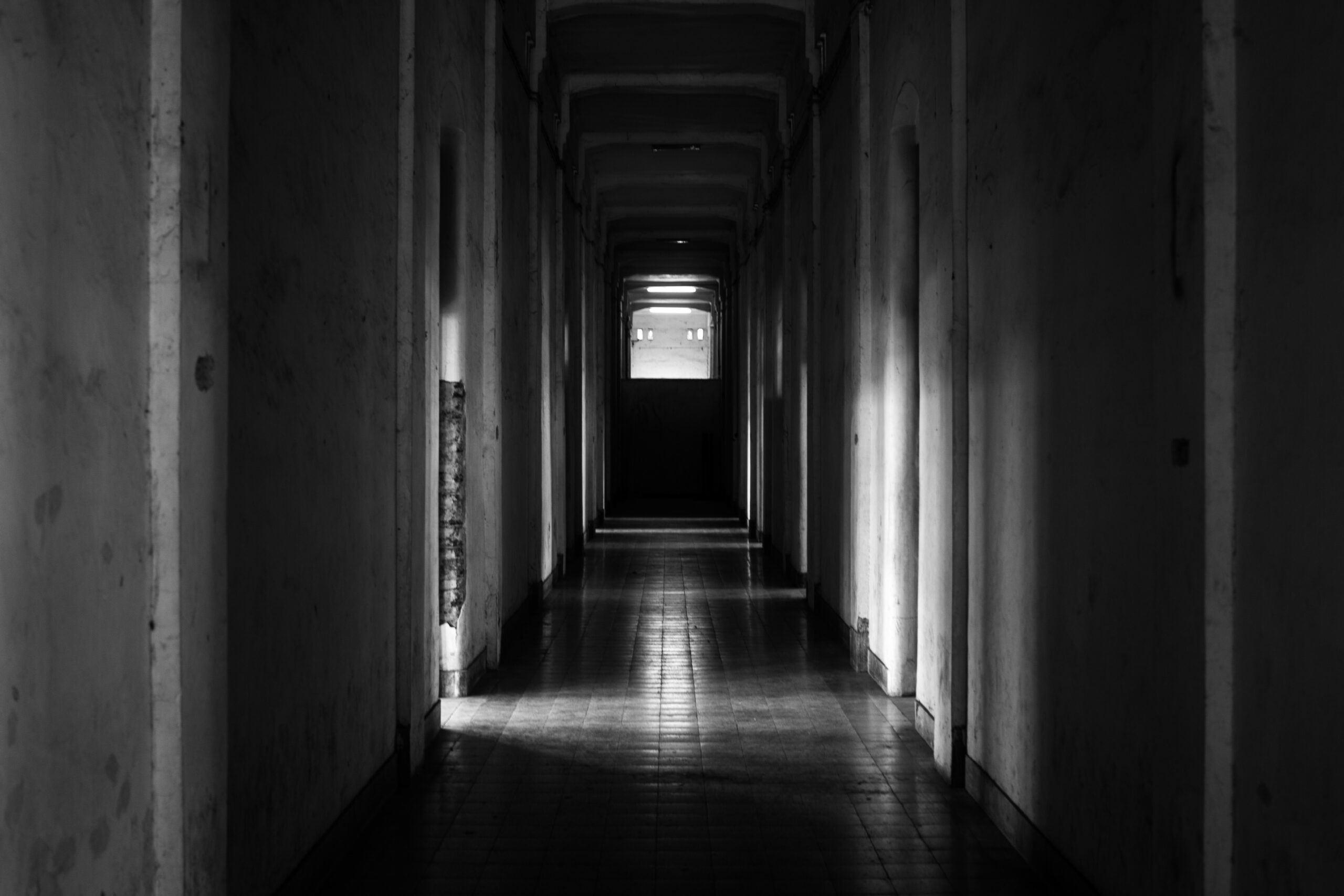 Ghost Hunting: The Modern Expression of Folklore | Ghostly Activities